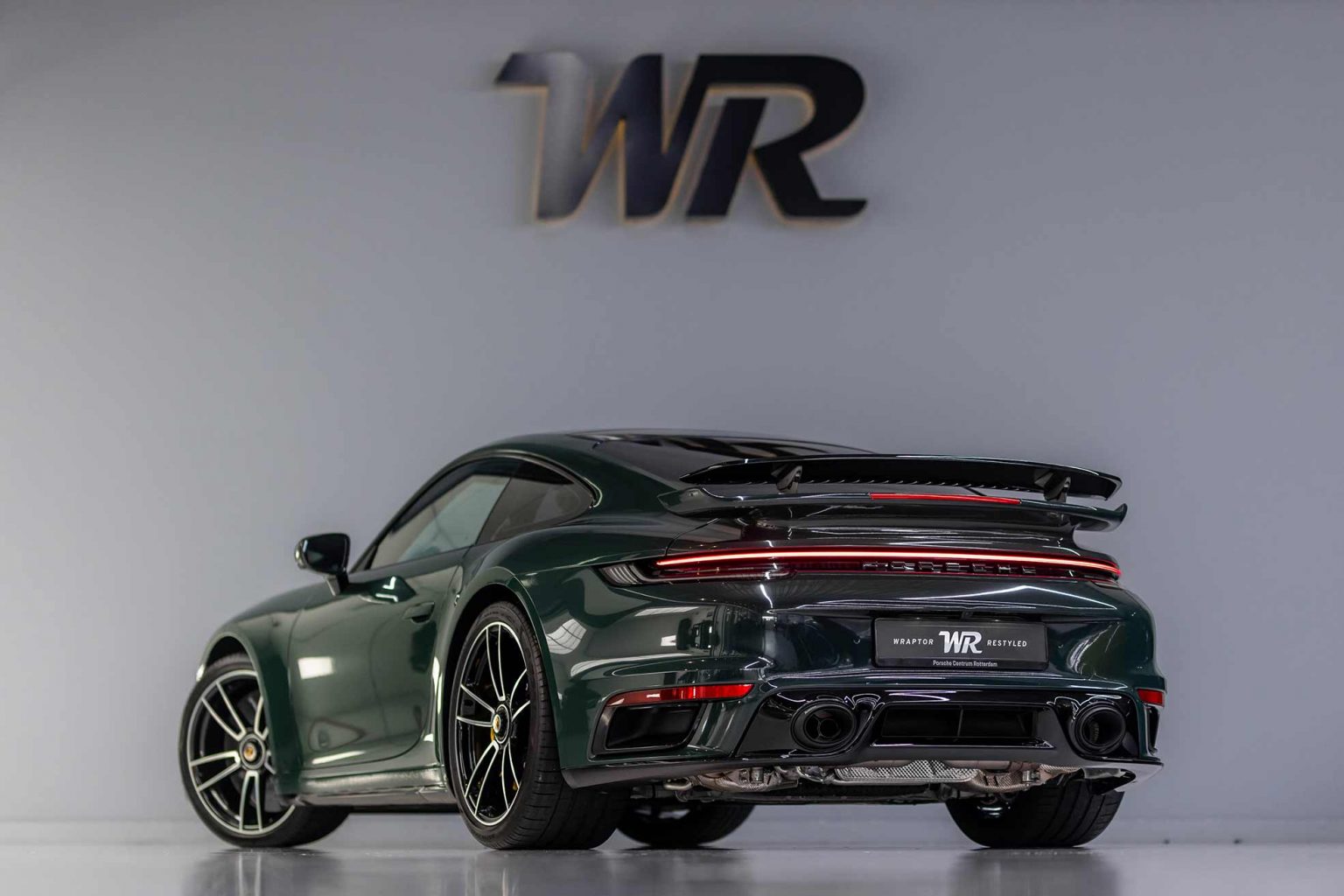 British Racing Green - Platinum Wrapping Film