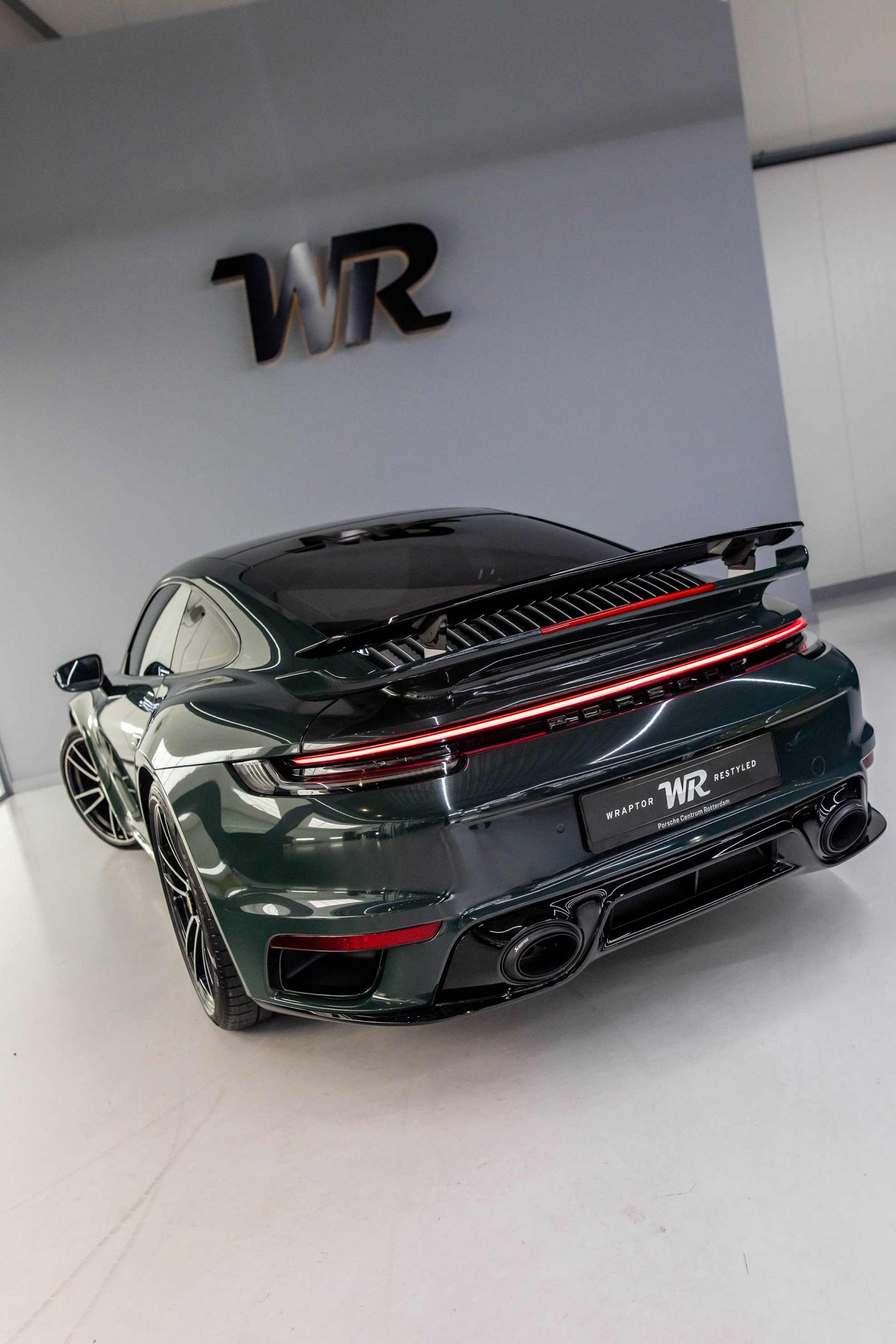 British Racing Green - Platinum Wrapping Film