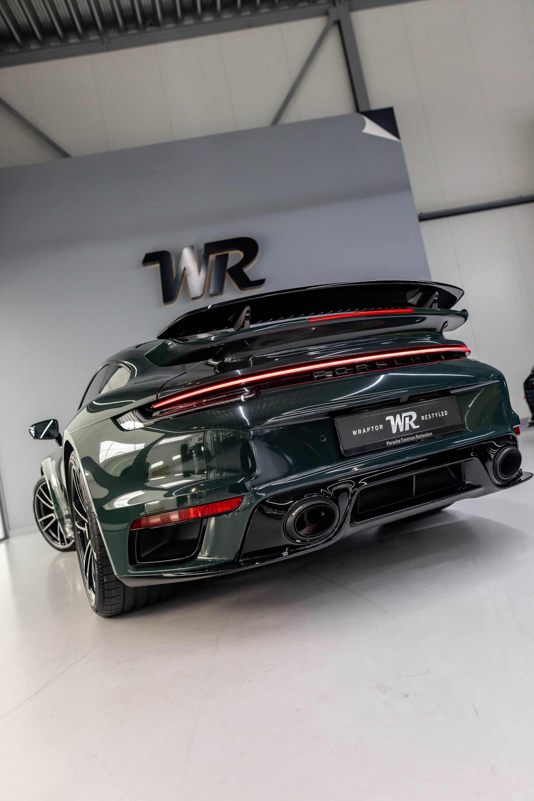 British Racing Green - Platinum Wrapping Film