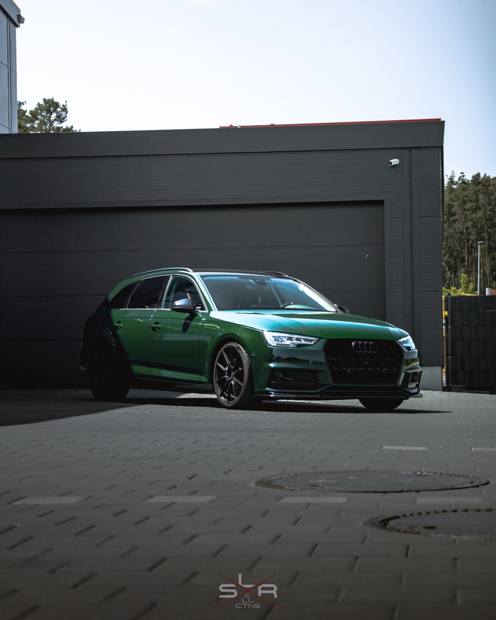 British Racing Green - Platinum Wrapping Film